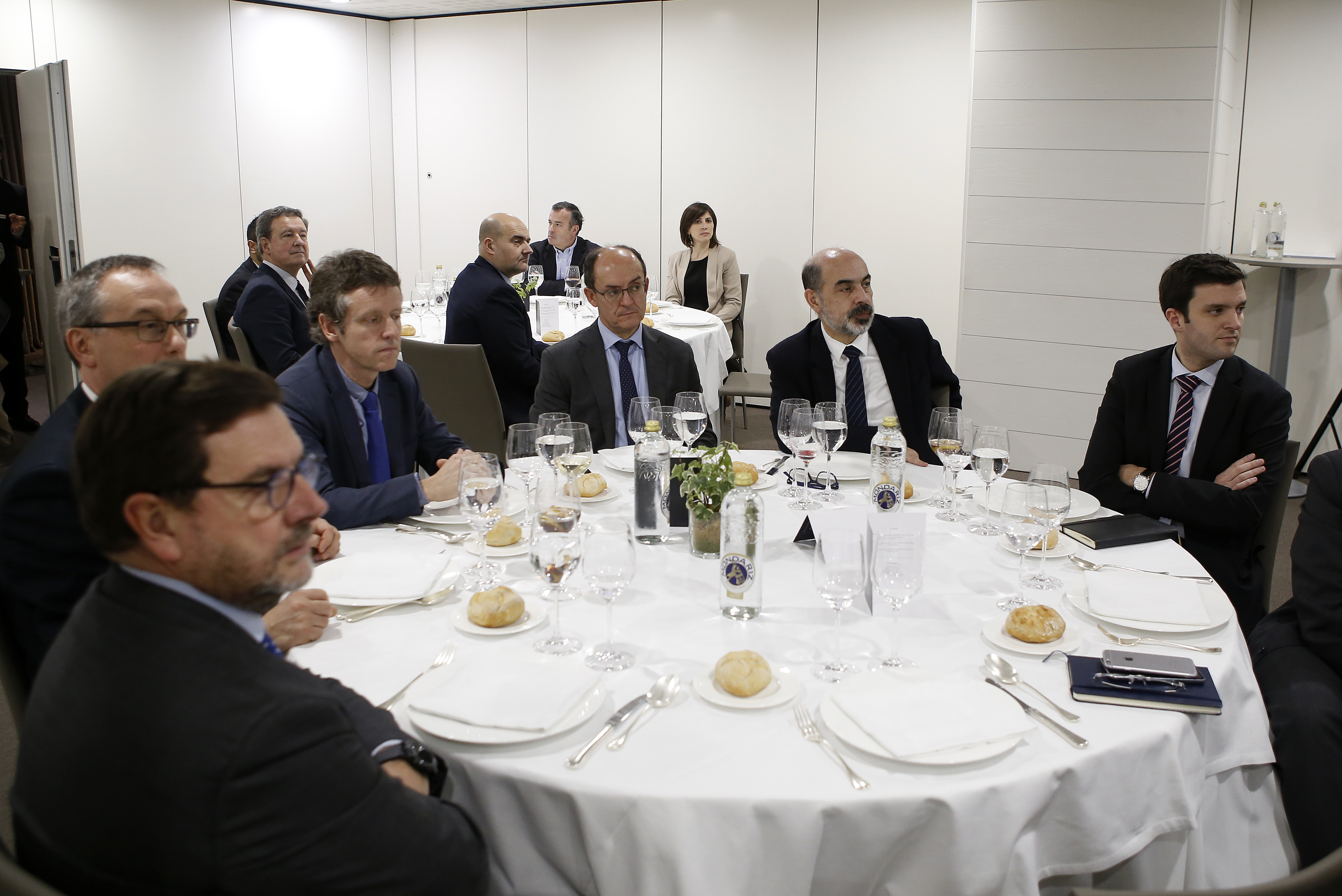 Emilio Ontiveros – La Economía mundial y española en 2018: riesgos y ...